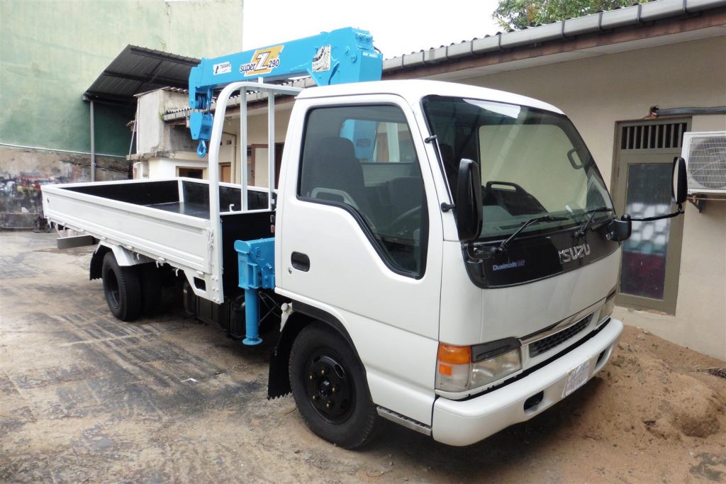 Isuzu Elf Boom Truck – Surplus