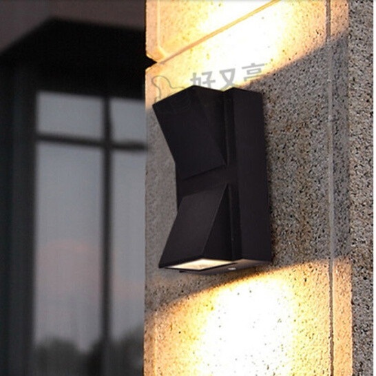 Two Way Outdoor wall lamp – Surplus