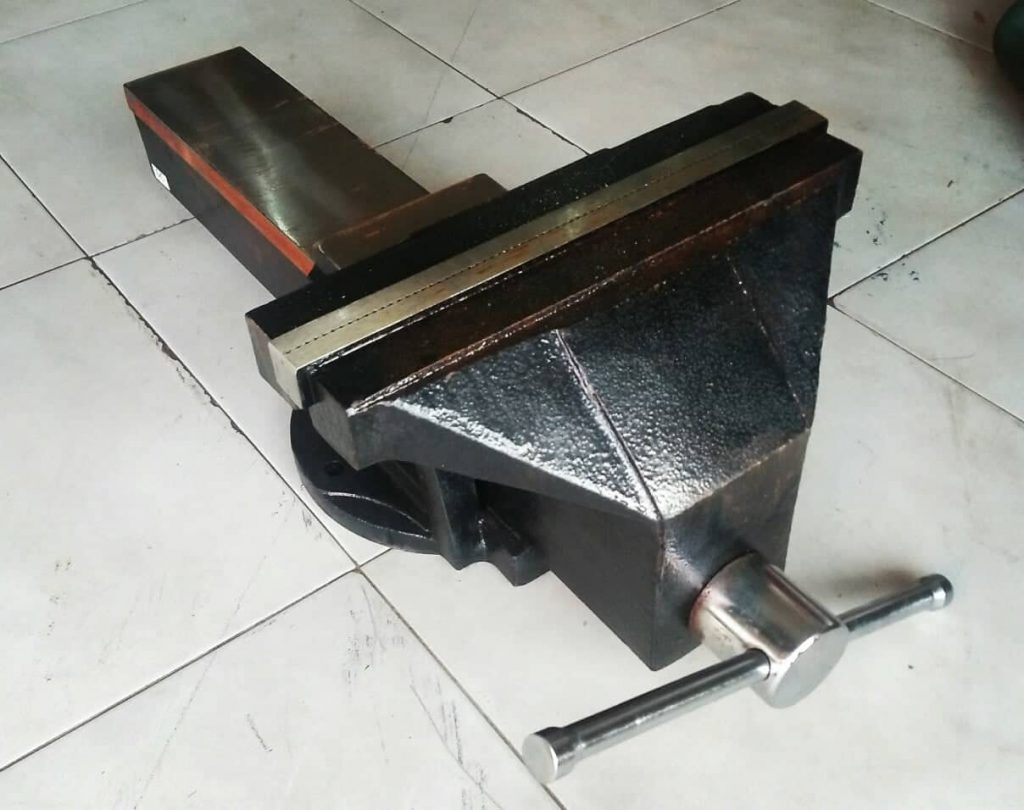 BLACK STEEL HEAVY DUTY BENCH VICE 12 – Surplus