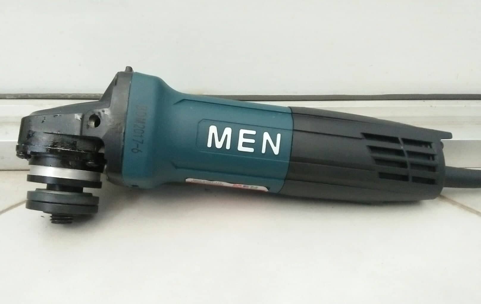 MEN ANGLE GRINDER 115mm – Surplus