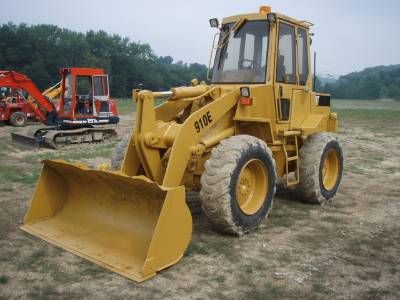 Caterpillar 910 loader – Surplus