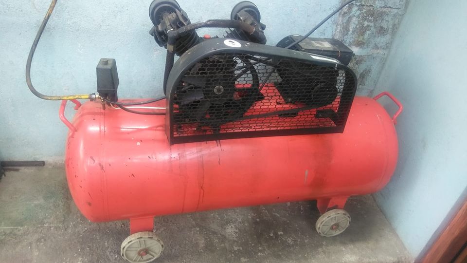 Air Compressor – Surplus