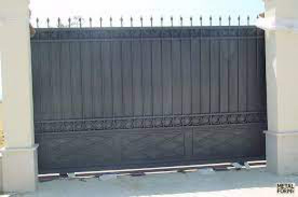 Sliding Iron Gate – Surplus